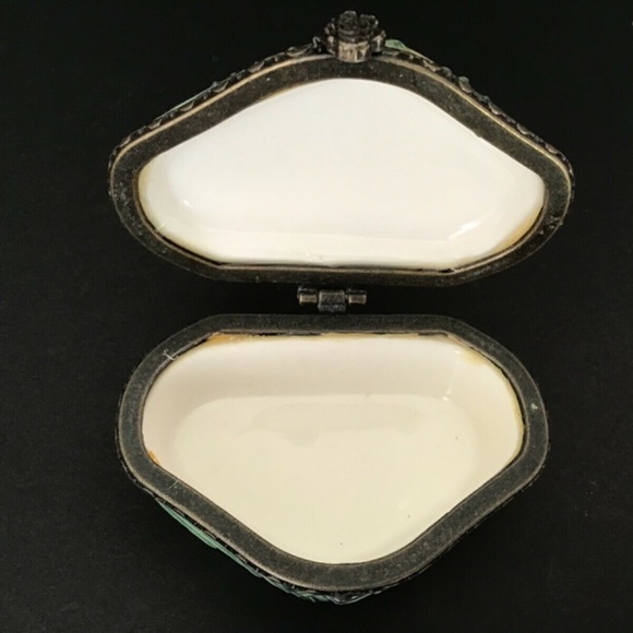 Benaya | Accents | Vintage Benaya Floral Design 22 Trinket Box | Poshmark